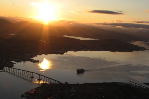 Where to see the midnight sun in Norway - Routes North