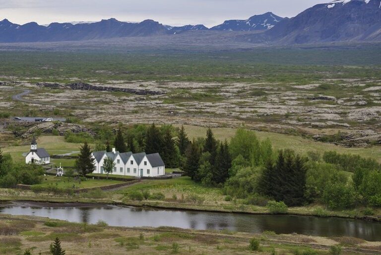 Living in Iceland: all you need to know - Routes North